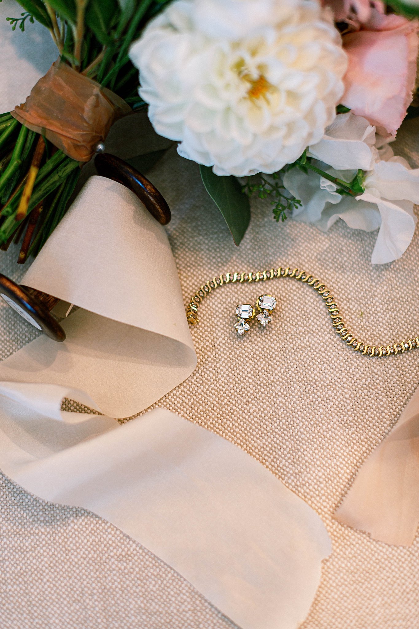 Organic, Preppy Northern Michigan Wedding | Carrie House Photography
